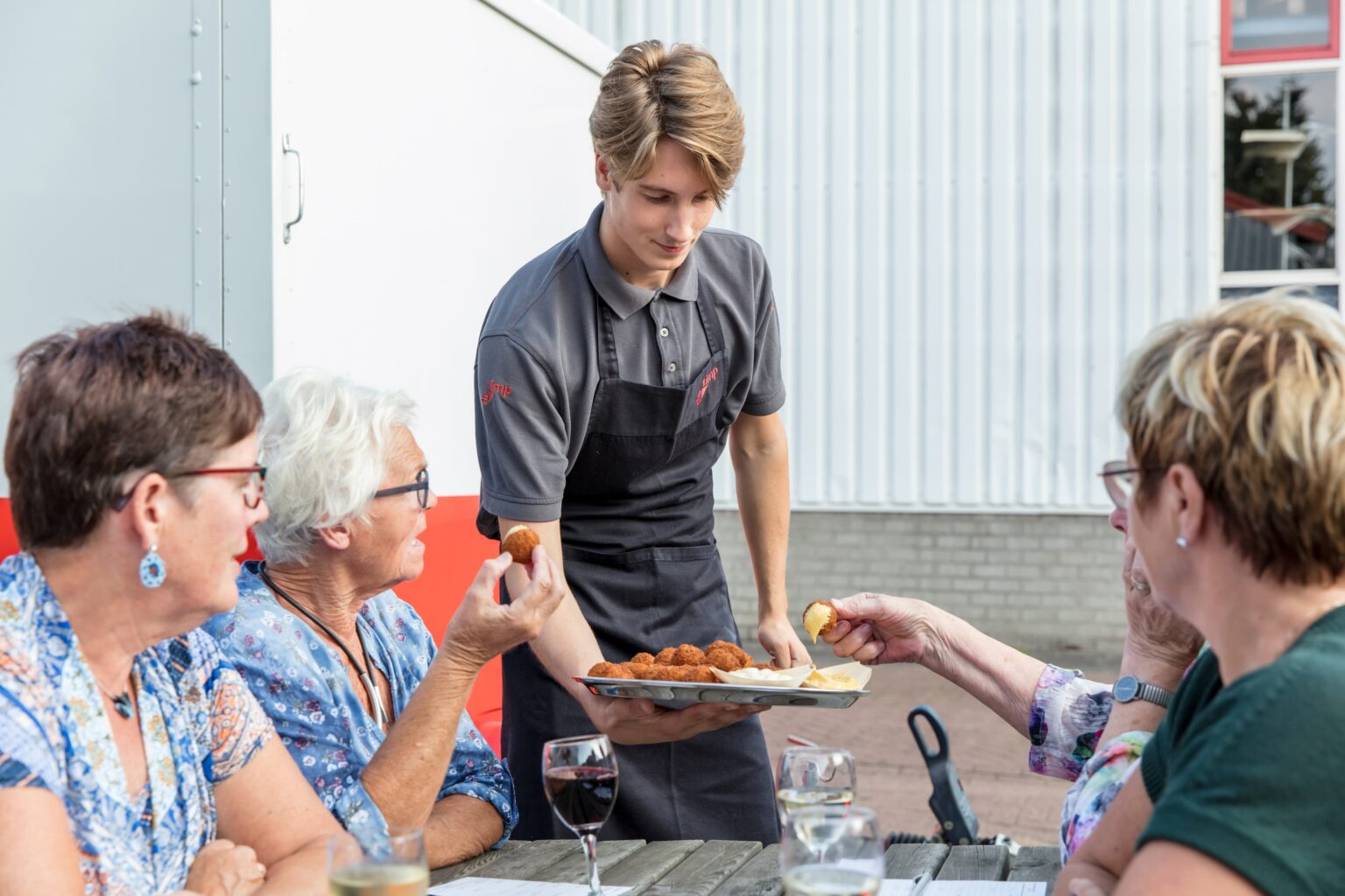 Snackwagen op je feest | Snackbuffet aan huis door De Timp